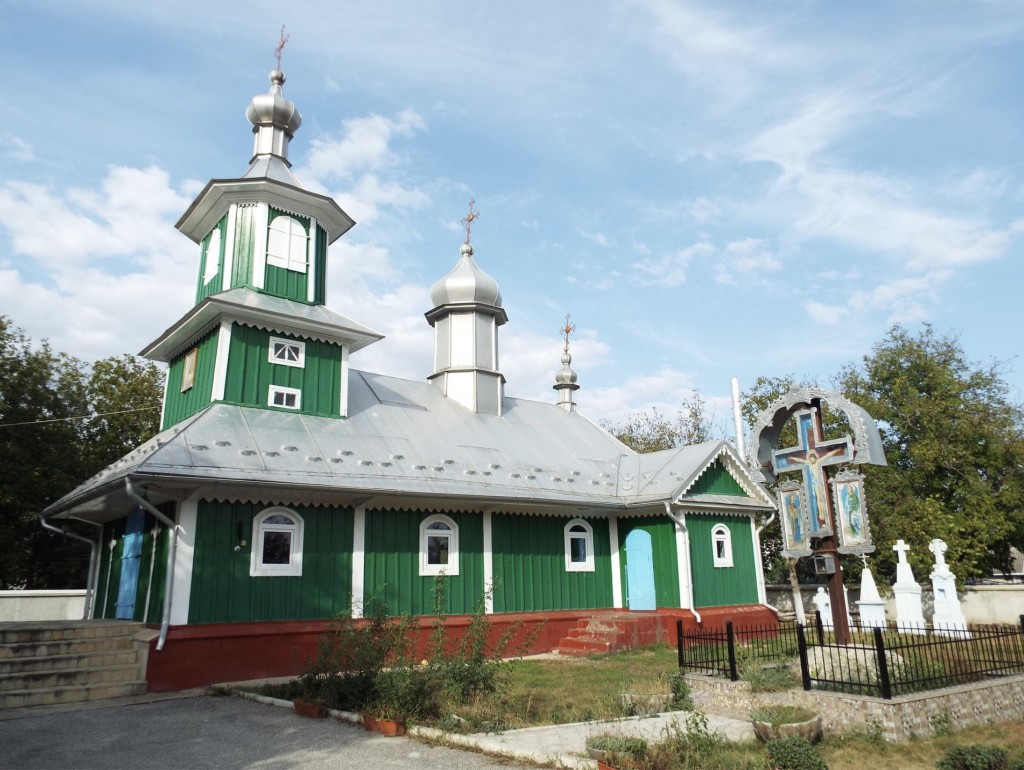 Biserica de lemn din Tîrnova – comoara spirituală ce dăinuie de peste ...