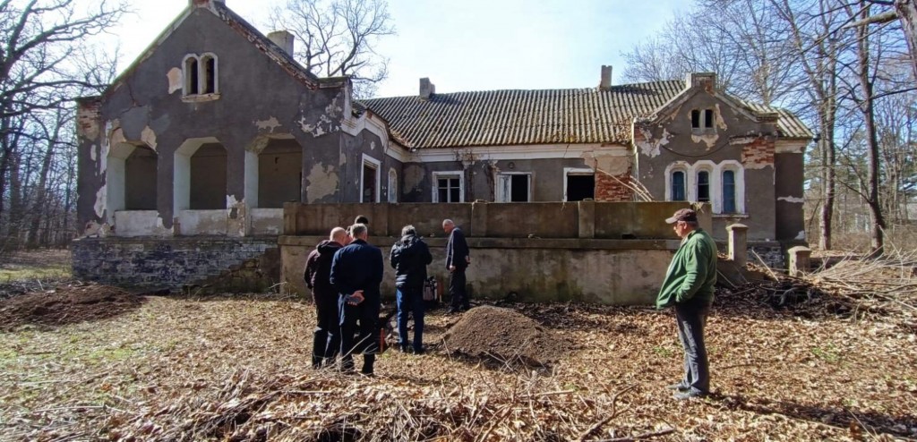 Cercetări arheologice la Conacul Cantacuzino din Poiana - Locuri.md