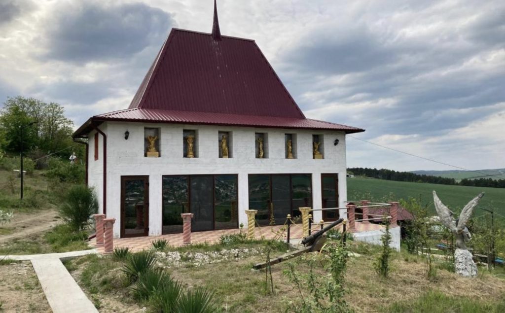Crama Diaconu: locul cu peisaje de poveste și podgorii impresionante